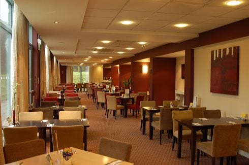 Hotel Express By Holiday Inn Stansted Airport - Stansted Airport - Londres
