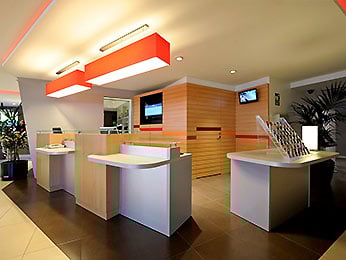 Hotel Ibis Barcelona Fira De Cornella - Cornella De Llobregat - Barcelona