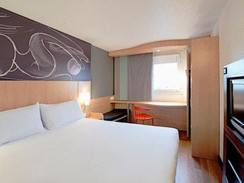 Hotel Ibis Barcelona Fira De Cornella - Cornella De Llobregat - Barcelona
