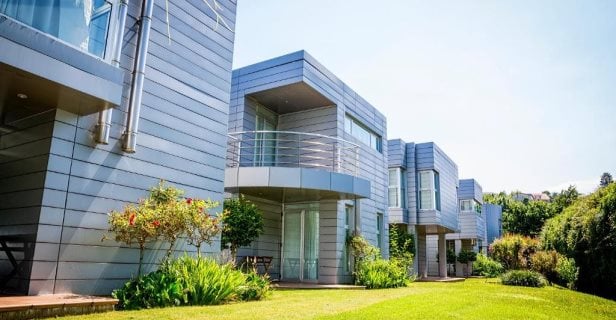 Hotel Monumento Y Apartamentos Pazo Do Río - Oleiros - A Coruña