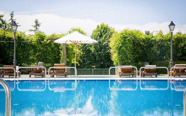 Hotel Monumento Y Apartamentos Pazo Do Río - Oleiros - A Coruña