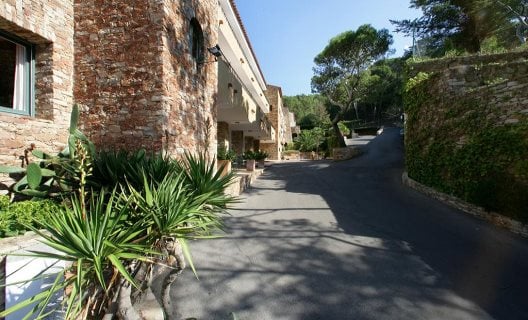 Hotel Sa Riera - Begur - Girona